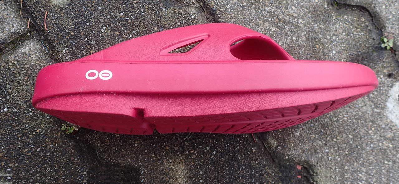 Oofos - Ooaah Sport und Ooriginal - Recovery Sandale - Rockntrail